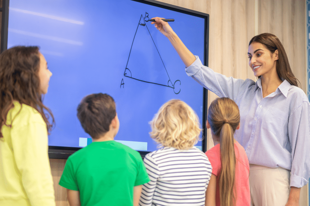 Educación En Línea Interactiva Con Ejemplos Prácticos